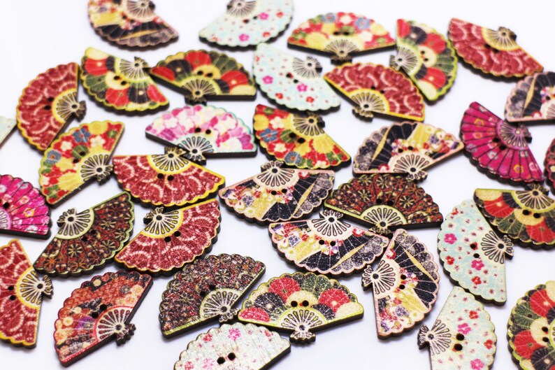 Hand Fan Button, Japanese Floral Pattern, Elegant Beautiful, 2 Holes ...