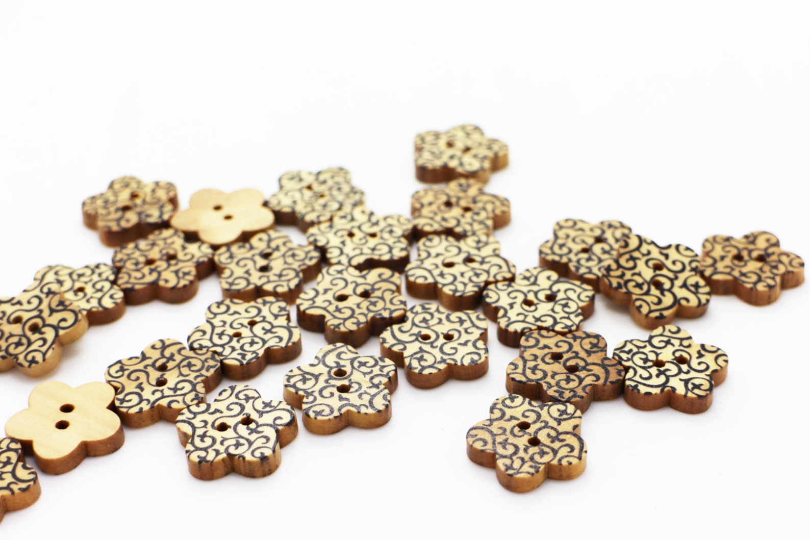 Plum Flower Wood Button, Flower Shape, Floral Pattern, Natural Wooden ...