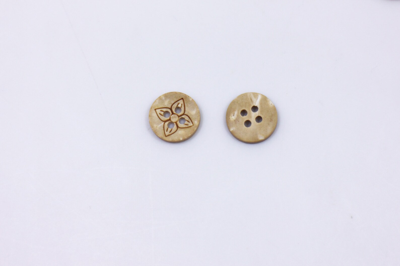 Flower Coconut Shell Buttons, Floral Print, Four Leaf Flowers, BOHO ...