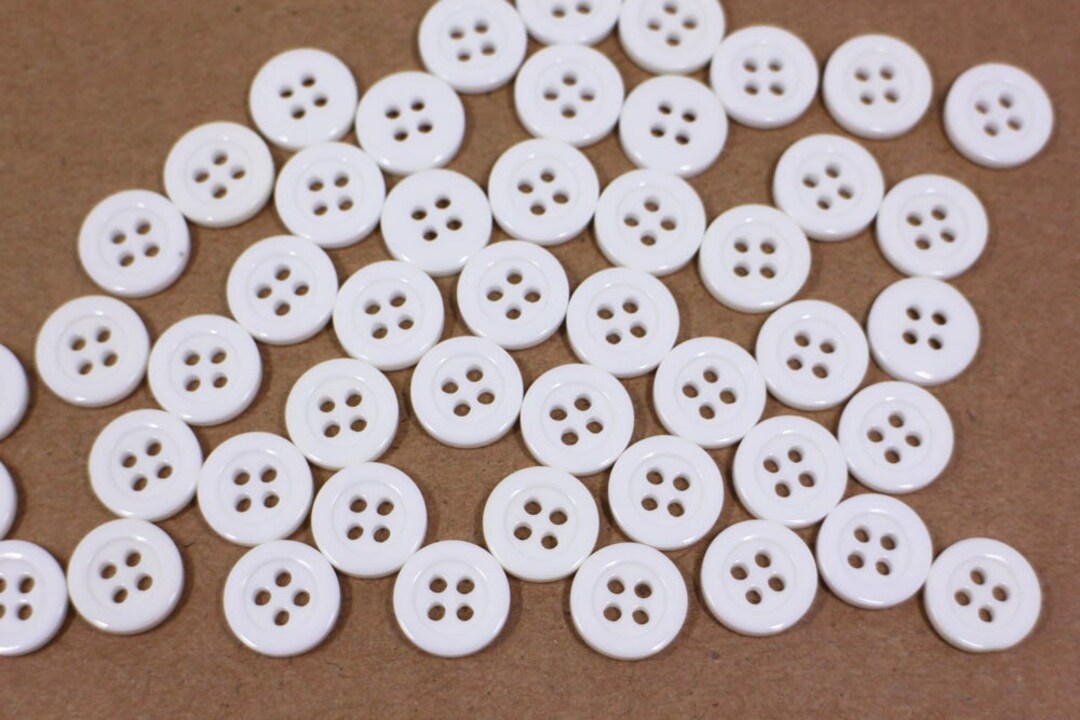 White Buttons, 50 Pieces, Raised Edge, Made of Resin, Four Holes, for ...