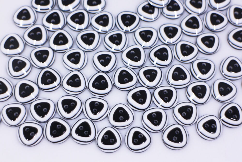 Black and White Triangle Buttons, Round Shape, Small Size, Two Holes ...