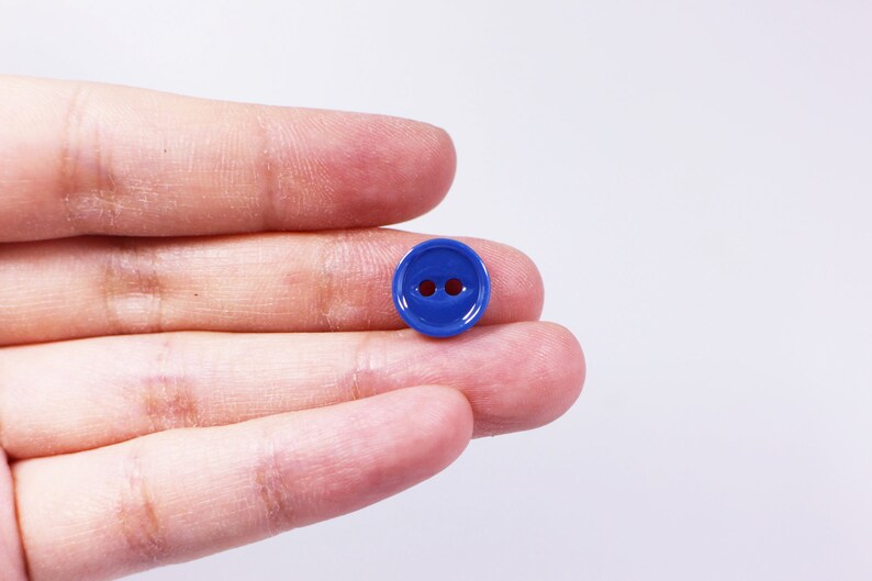 Blue Fish Eye Button, Bright Blue Button, Two Holes Sewing Button ...