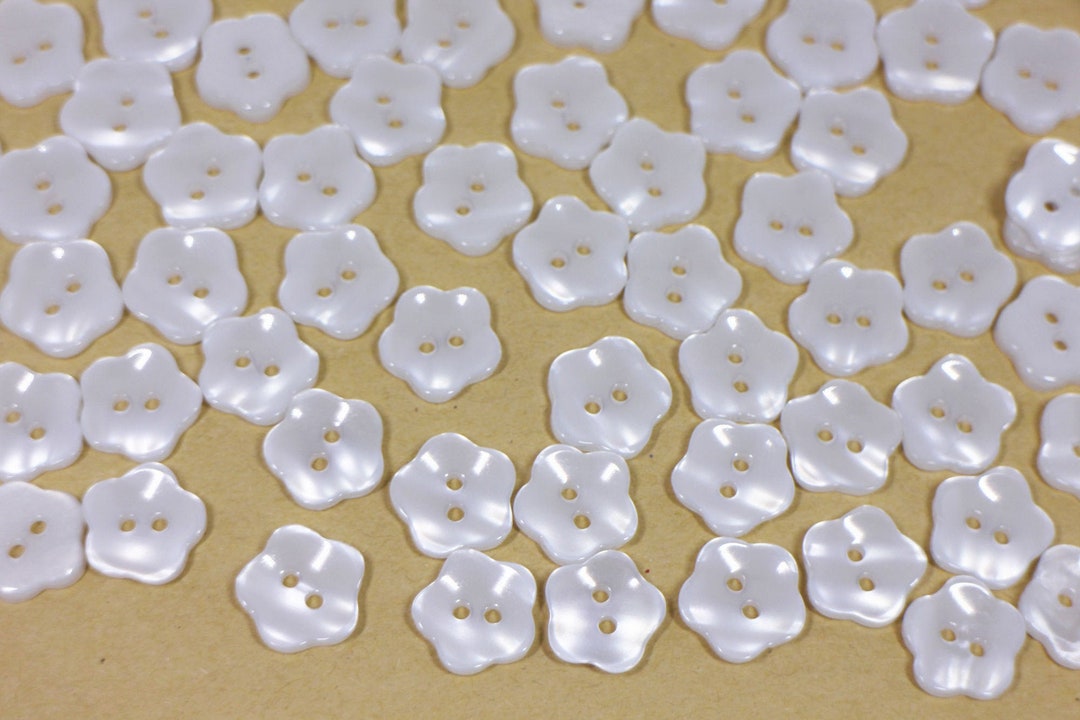 White Flower Shape Buttons, Floral Shaped, Shiny Finish, Two Holes, for ...
