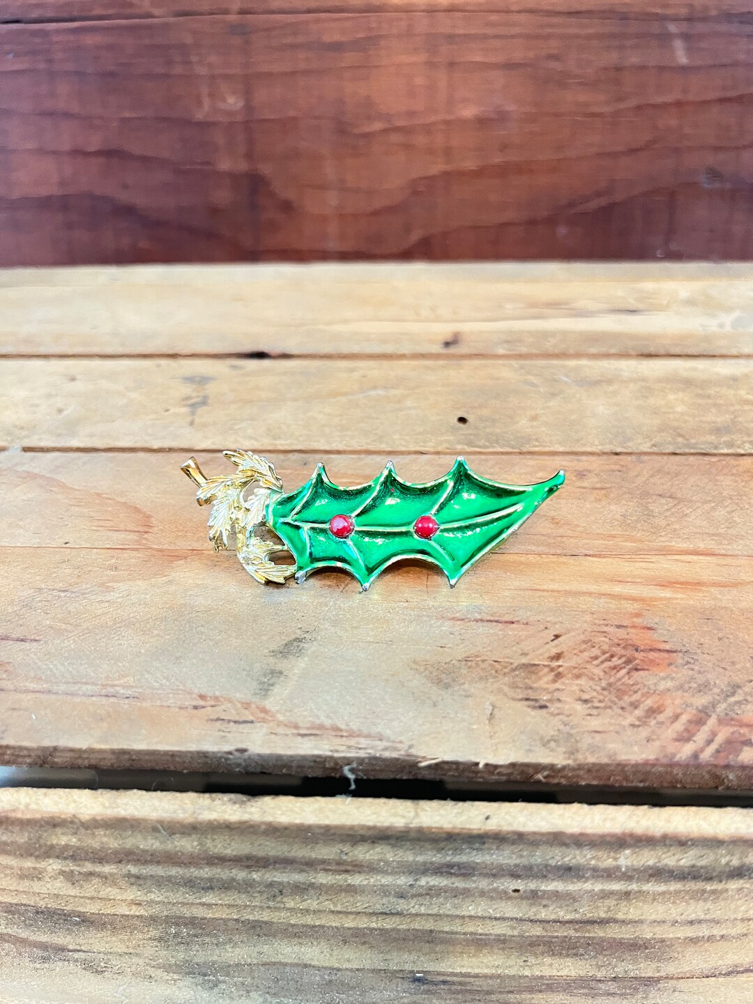 Vintage Christmas Holly Pin Green Red Shiny Holiday Themed Pin - Etsy