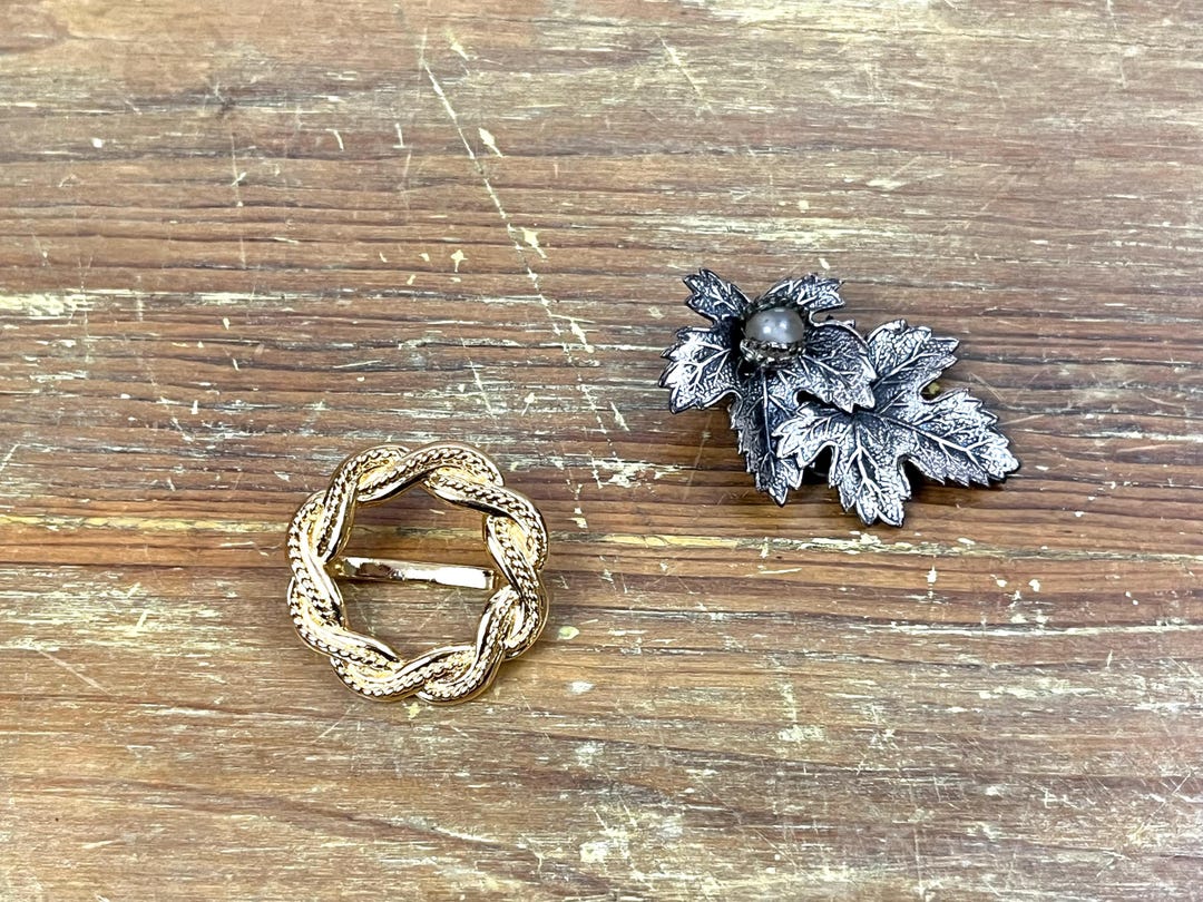 Vintage Pair of Scarf Clips Scarf Rings Fasteners Gold Braided Circle ...