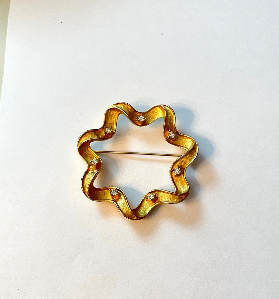 Vintage Sara Coventry Gold Ribbon and Faux Rhinestone Circle Pin - Etsy