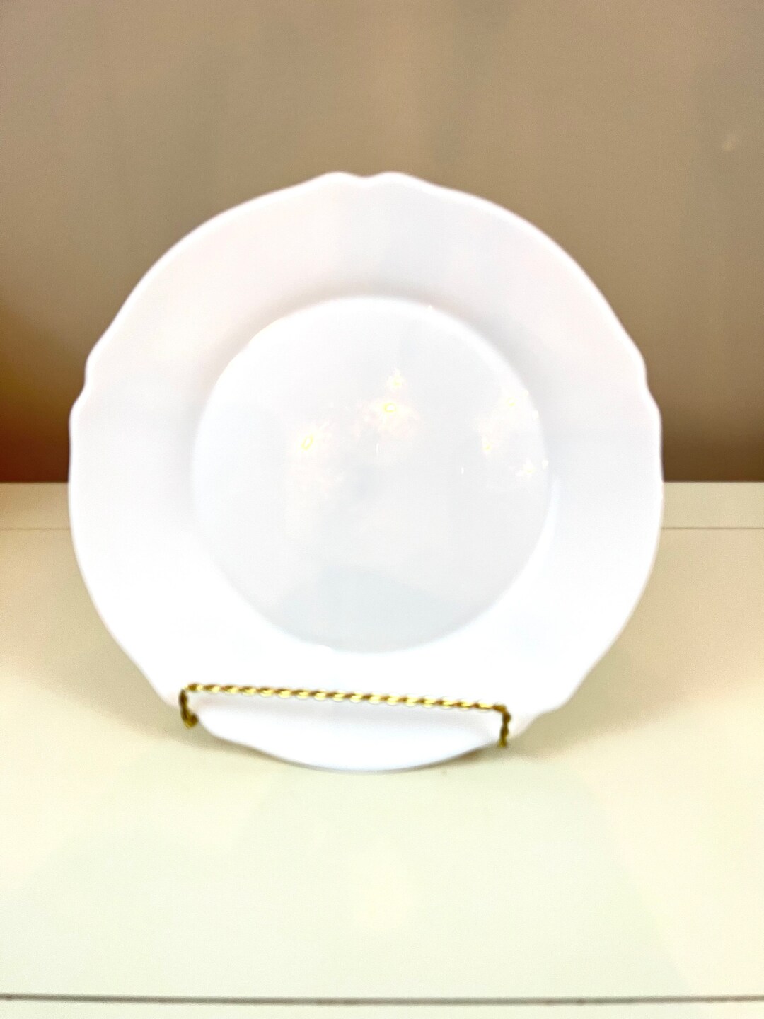 Arc Arcopal France White Scalloped Edged Plate Lightweight Durable Milk ...