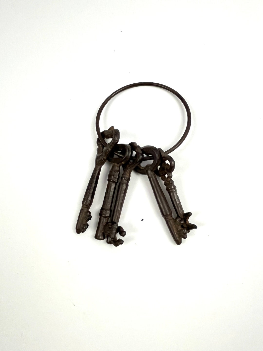 Vintage Cast Iron Prop Skeleton Keys on a Ring Halloween Decor Key Rack ...