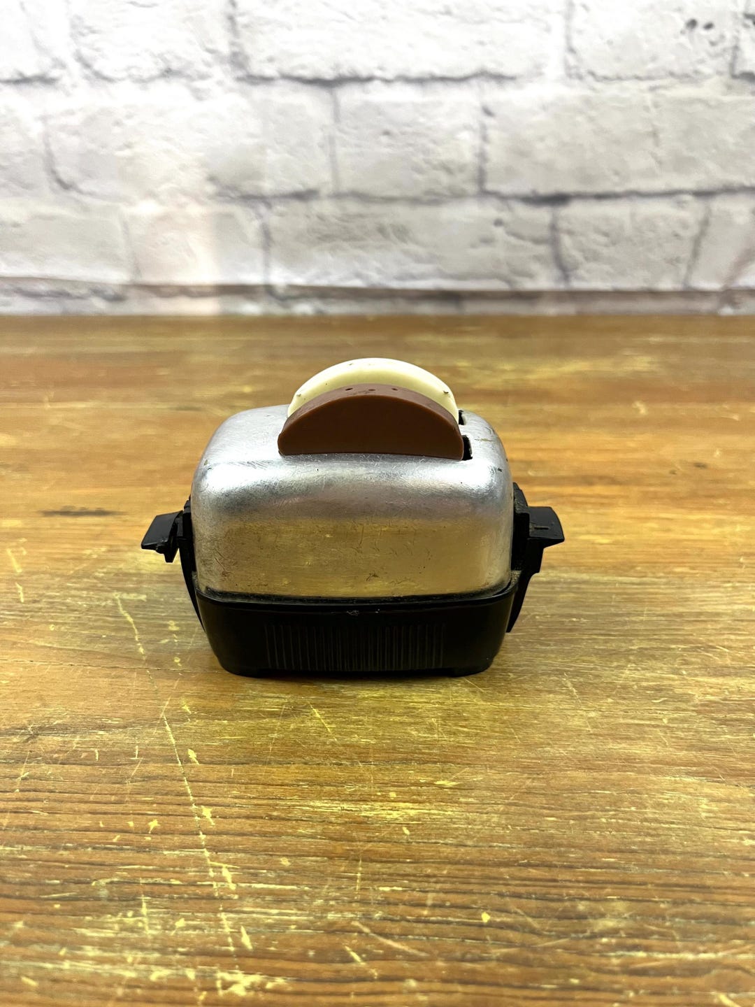 Mid Century Toaster Salt & Pepper Shakers Rye and White Bread Toast Fun ...