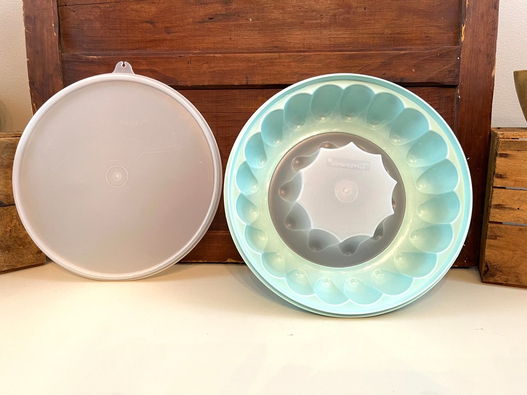 Vintage Green Jello Tupperware Mold Christmas Wreath Style Easter ...