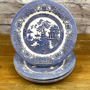 Vintage Blue Willow Dinner Plates EIT England Made 10 1/2 Wide Set of 4 ...