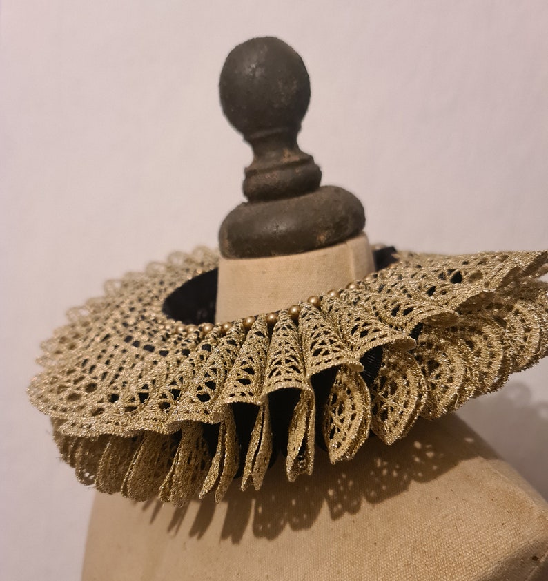 Tudor Elizabethan Renaissance Neck Ruff Gold Lace With Pearls. - Etsy
