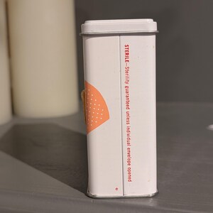Original Vintage 1980s Band Aid Plastic Strips Plain Pad Bandaids Tin ...