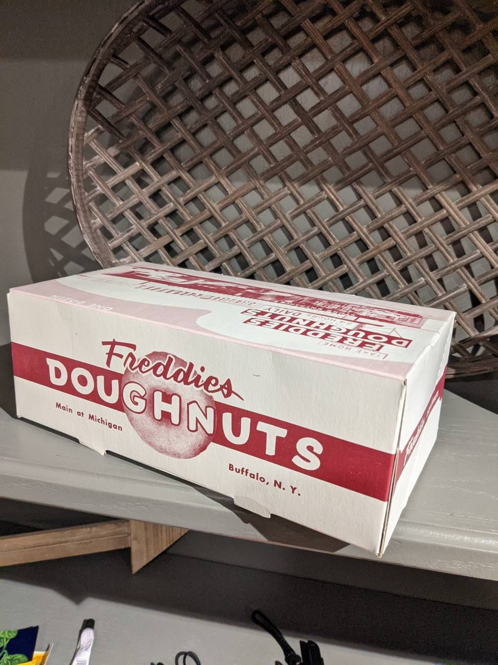1950's Freddie's Doughnuts Box Old & Original Bakery - Buffalo, New ...