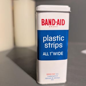 Original Vintage 1980s Band Aid Plastic Strips Plain Pad Bandaids Tin ...