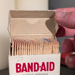 Original Vintage 1940s Band Aid Plastic Strips Plain Pad Bandaids Paper ...