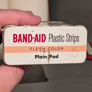 Original Vintage 1950s Band Aid Plastic Strips Plain Pad Bandaids Tin ...