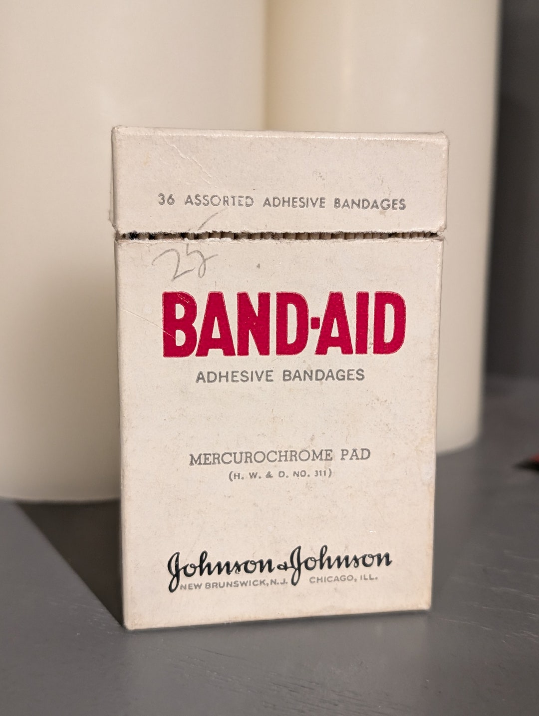 Original Vintage 1940s Band Aid Plastic Strips Plain Pad Bandaids Paper ...