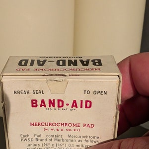 Original Vintage 1940s Band Aid Plastic Strips Plain Pad Bandaids Paper ...