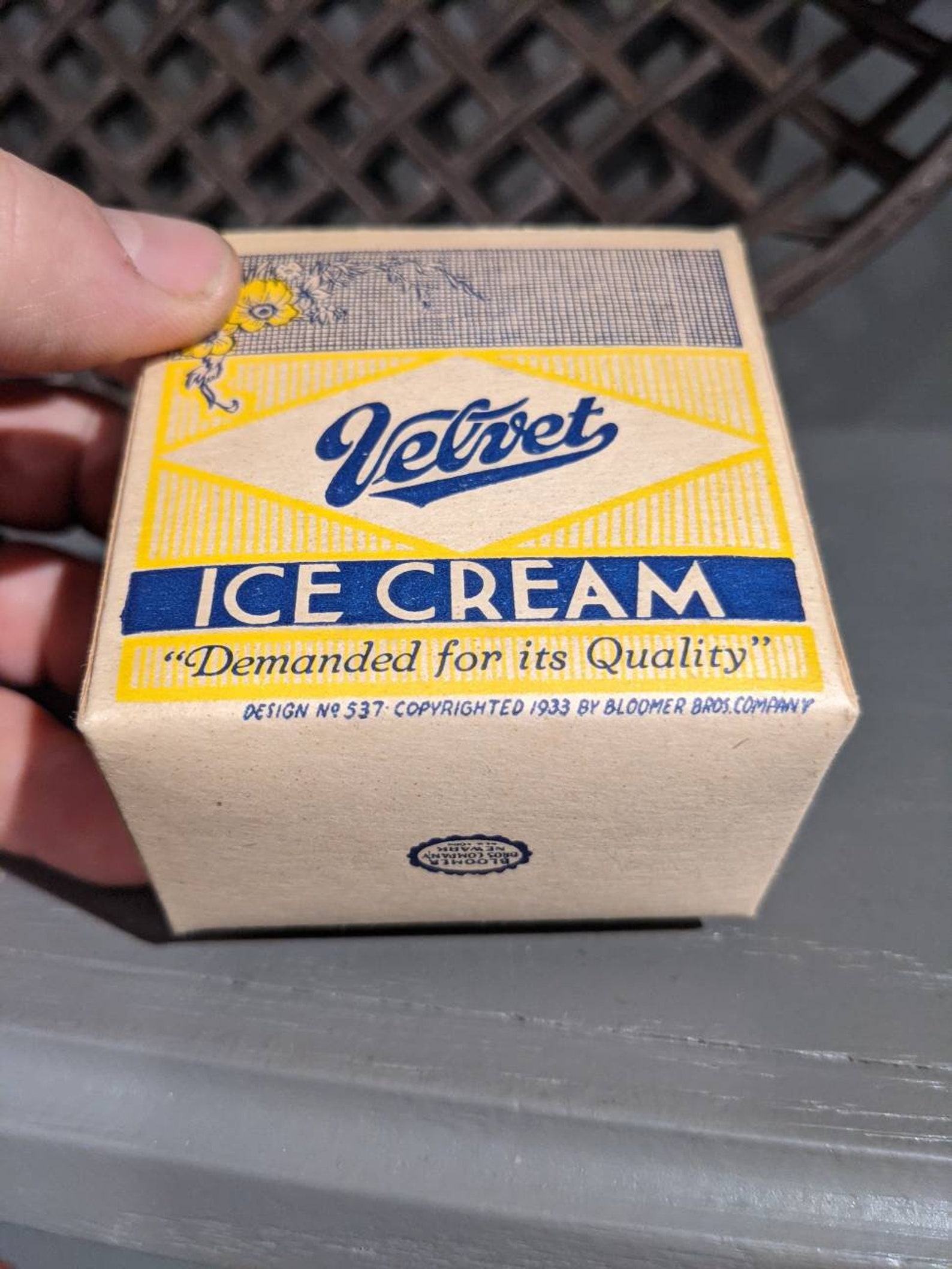 NOS 1930's Velvet Ice Cream Container Half Pint - Modesto, California ...
