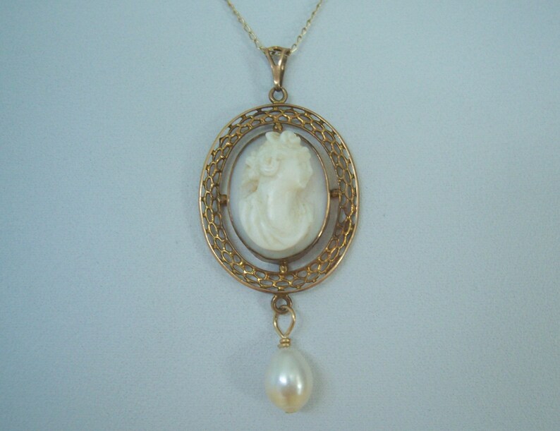 Vintage Beautiful Carved Shell Cameo Pendant - Etsy