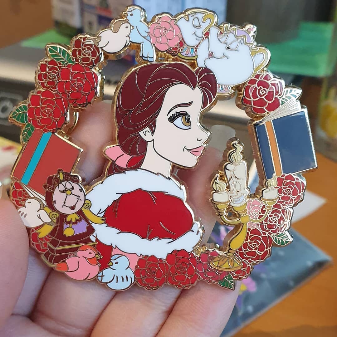 Winter Belle , Profile Wreath Fantasy Pins - Etsy