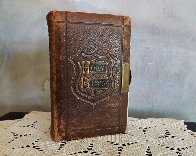 Leather Bound Pocket Bible With Clasp Old and New Testaments Printed by ...