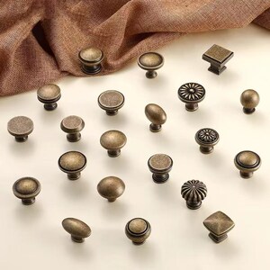 Classic Antique Bronze Cabinet Knob Vintage Look Dresser Drawer Pull ...