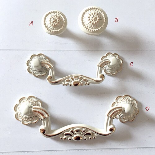 3 Shabby Chic Drawer Knobs Pulls Dresser Pulls Handles - Etsy