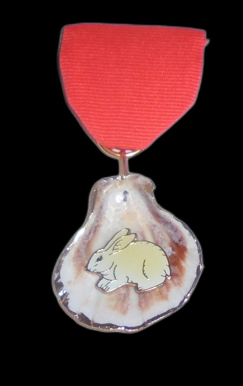 Christian Holy Land Pilgrims Rabbit Shell Medal Badge Pin Case Jesus ...