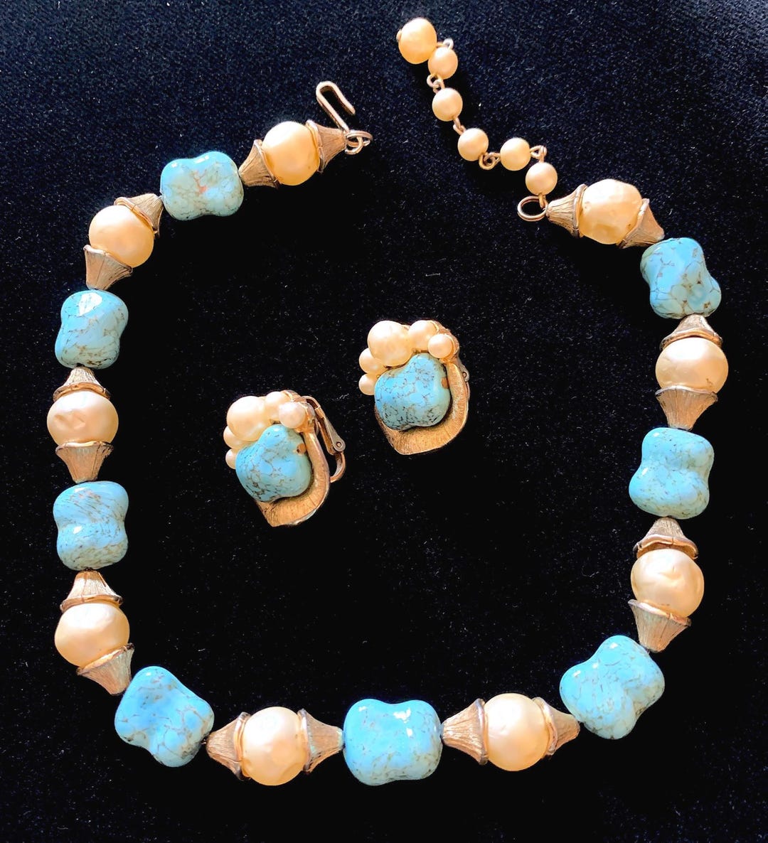 Vintage TRIFARI Set. Necklace and Earrings With Baroque Faux Pearls and ...