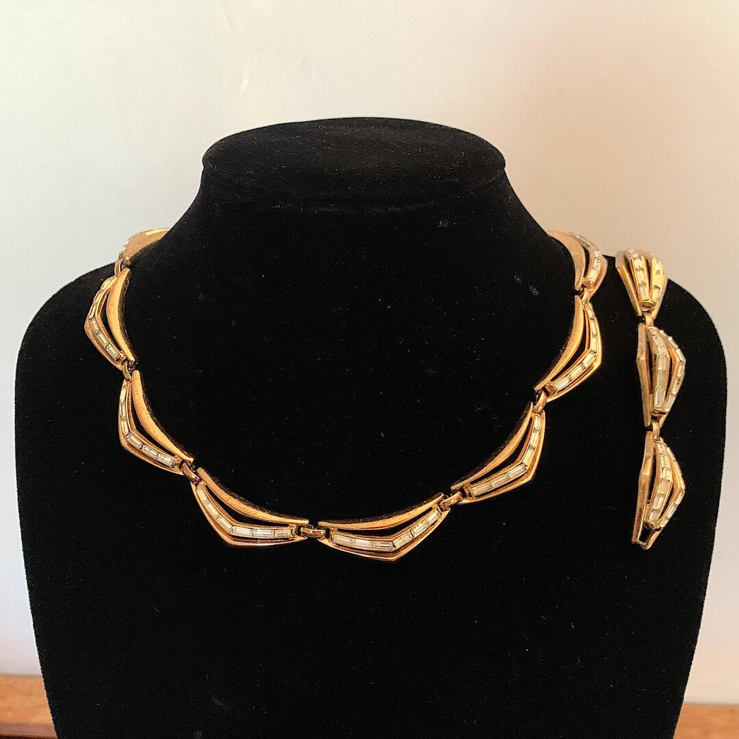 Vintage TRIFARI Set. Necklace and Bracelet With Geometric Motif in Gold ...