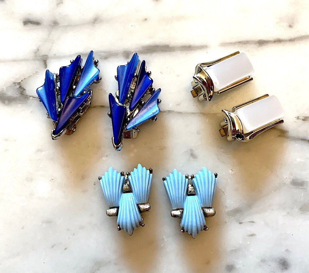 Vintage Lucite Earrings. Clip on Geometric Lucite Earrings in White and ...