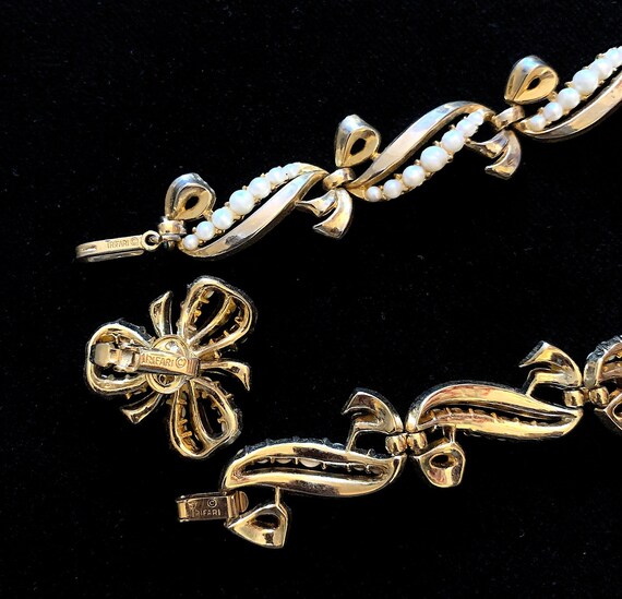 Vintage rare Crown TRIFARI set. Bow shaped small faux… - Gem