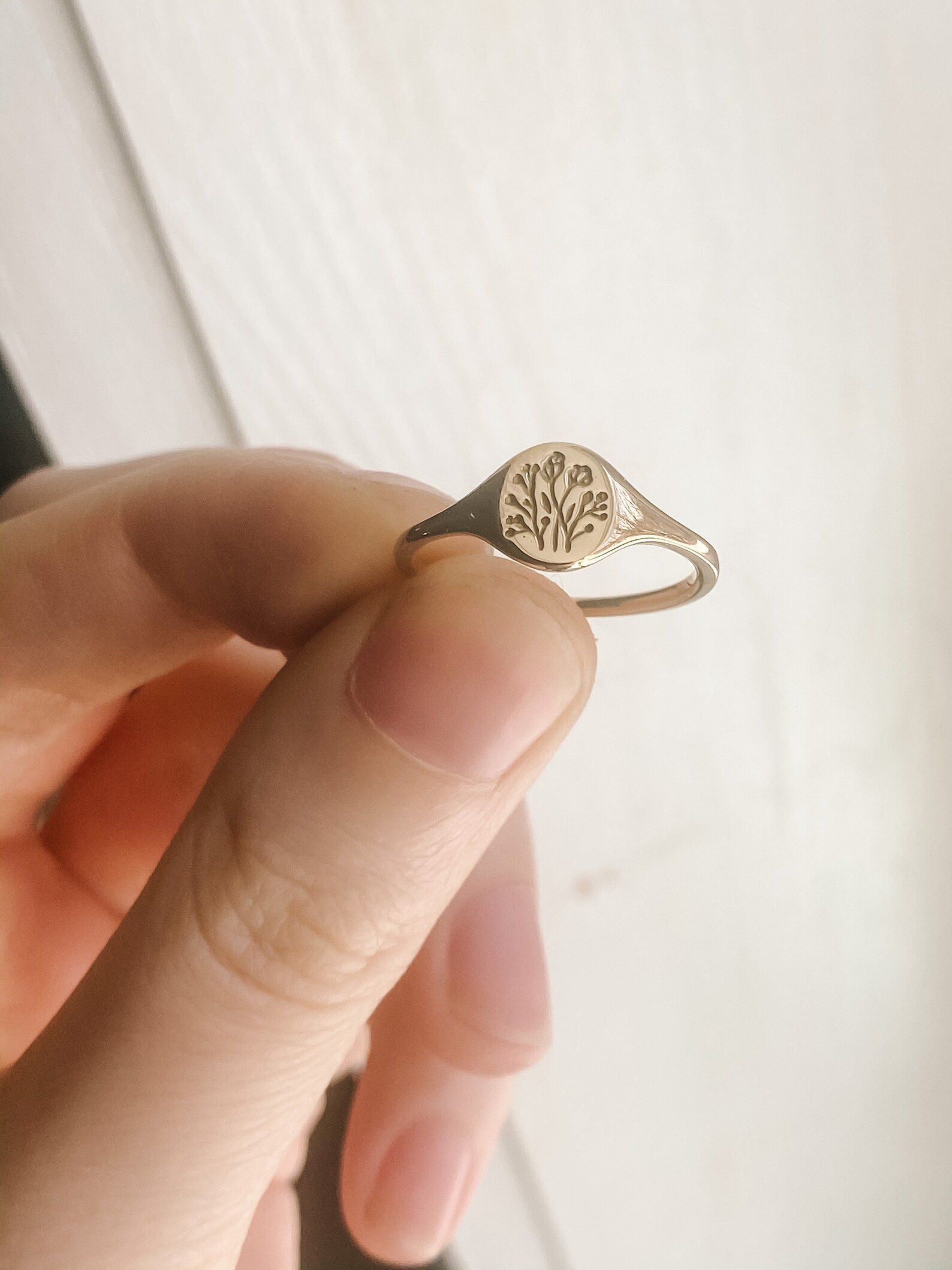 Mini Wildflower Signet Ring - Etsy
