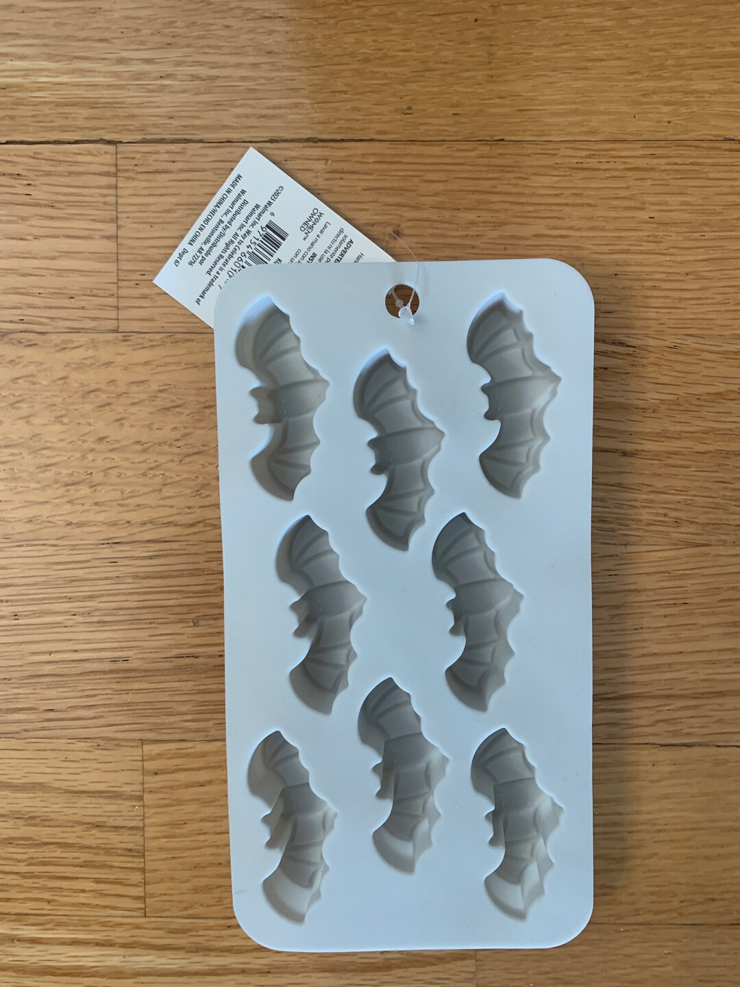 Silicone Bats Skull 8 Cavity 2 1/2 Inch Each. Cake Decorating or Candy ...