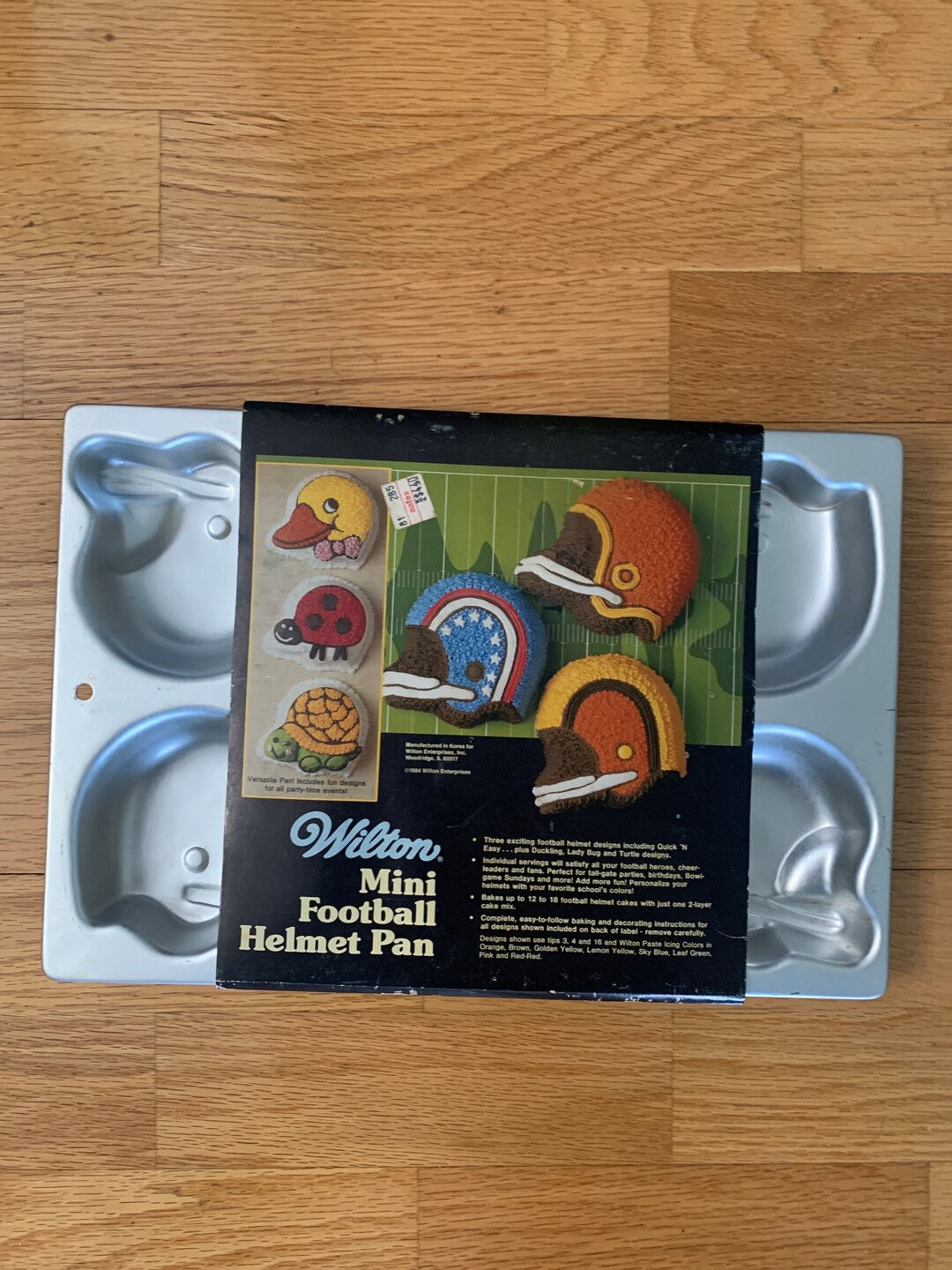 Wilton Vintage Mini Football Helmet Cake Pan, 6 Cavity 4 Inch, Mini ...