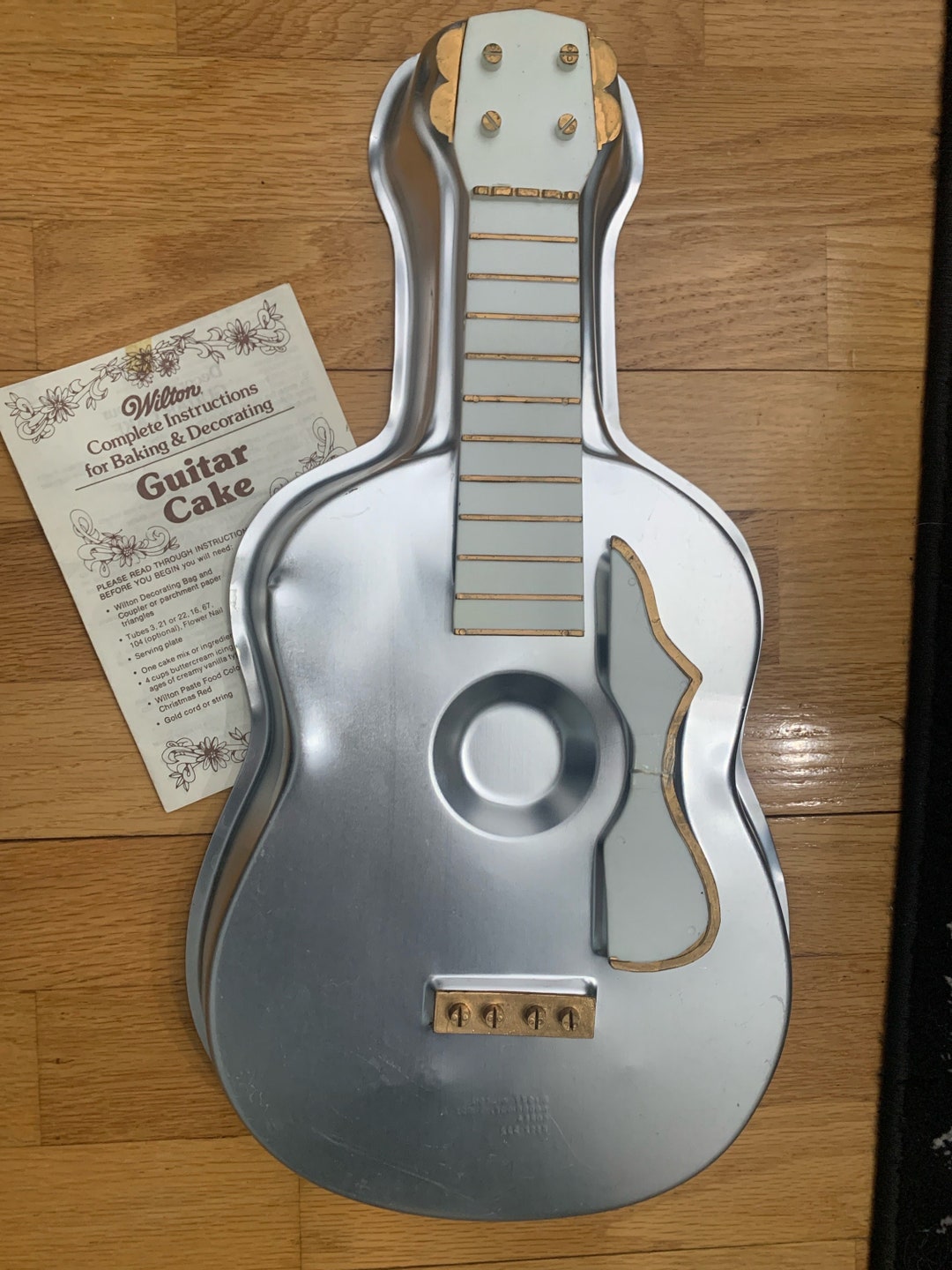 Wilton Vintage Guitar Cake Pan Set, Music Cake Pan - Etsy