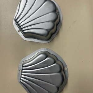 Wilton Singles Mini Shell Aluminum Cake Pan Set of 2. 5 Inch Mini Cakes ...