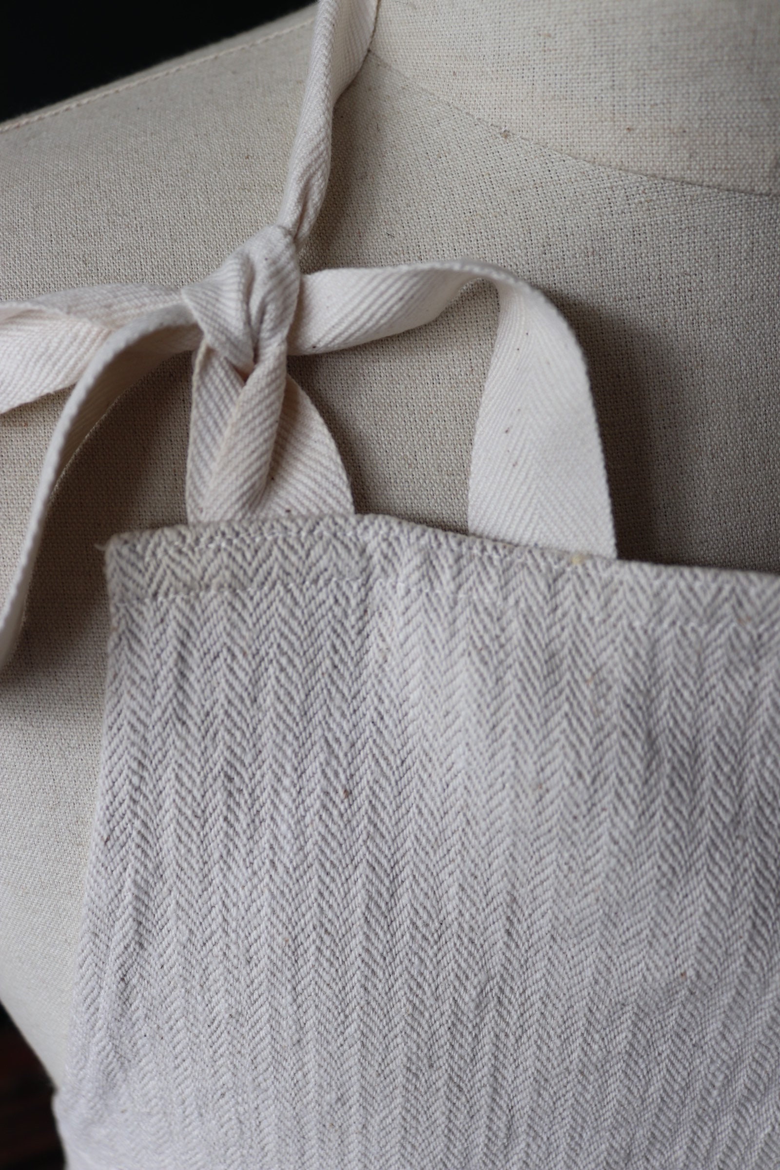 Vintage 1950s 50s French white herringbone linen butchers apron pinny ...