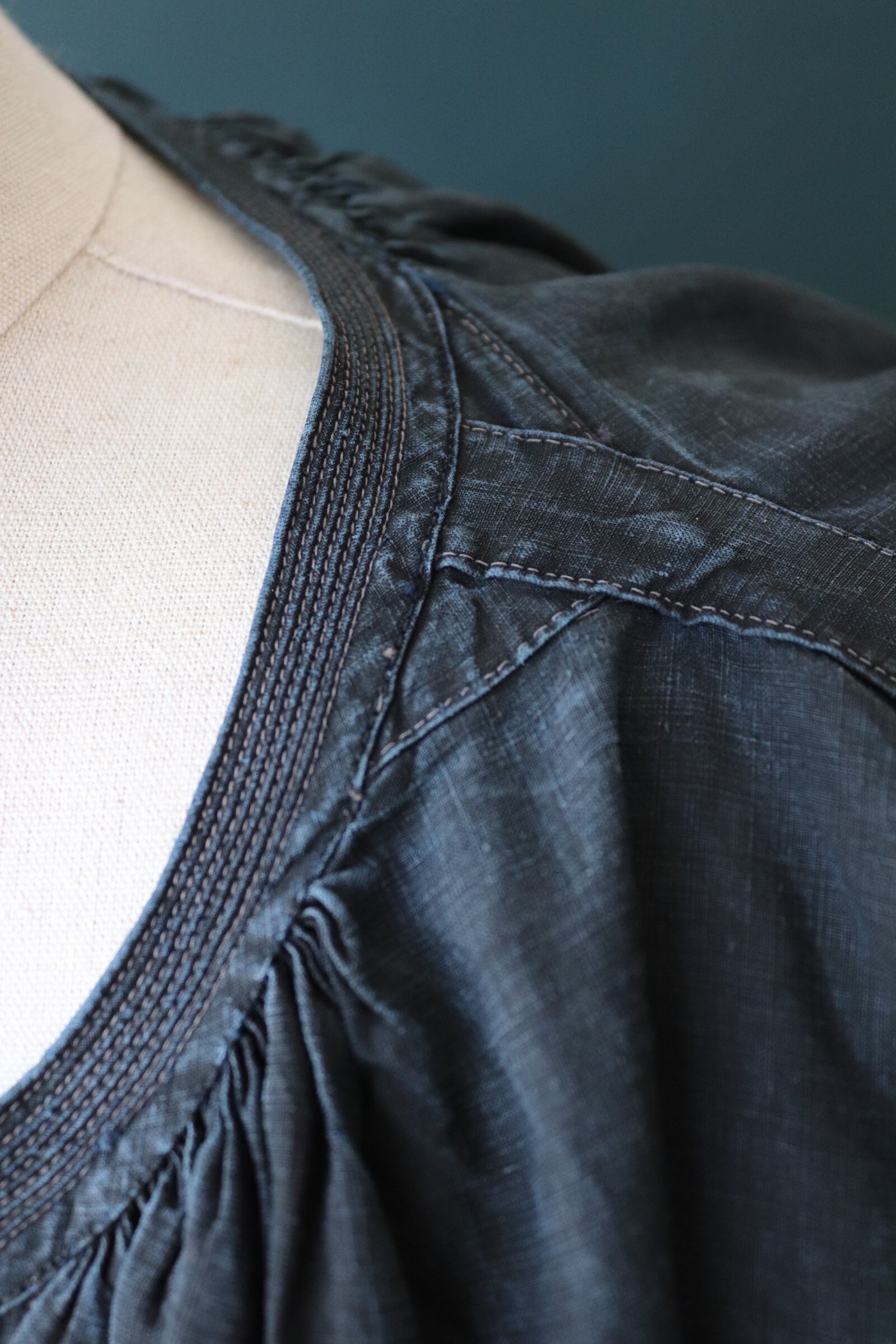 Vintage antique 1800s 1900s French indigo blue cotton biaude smock ...