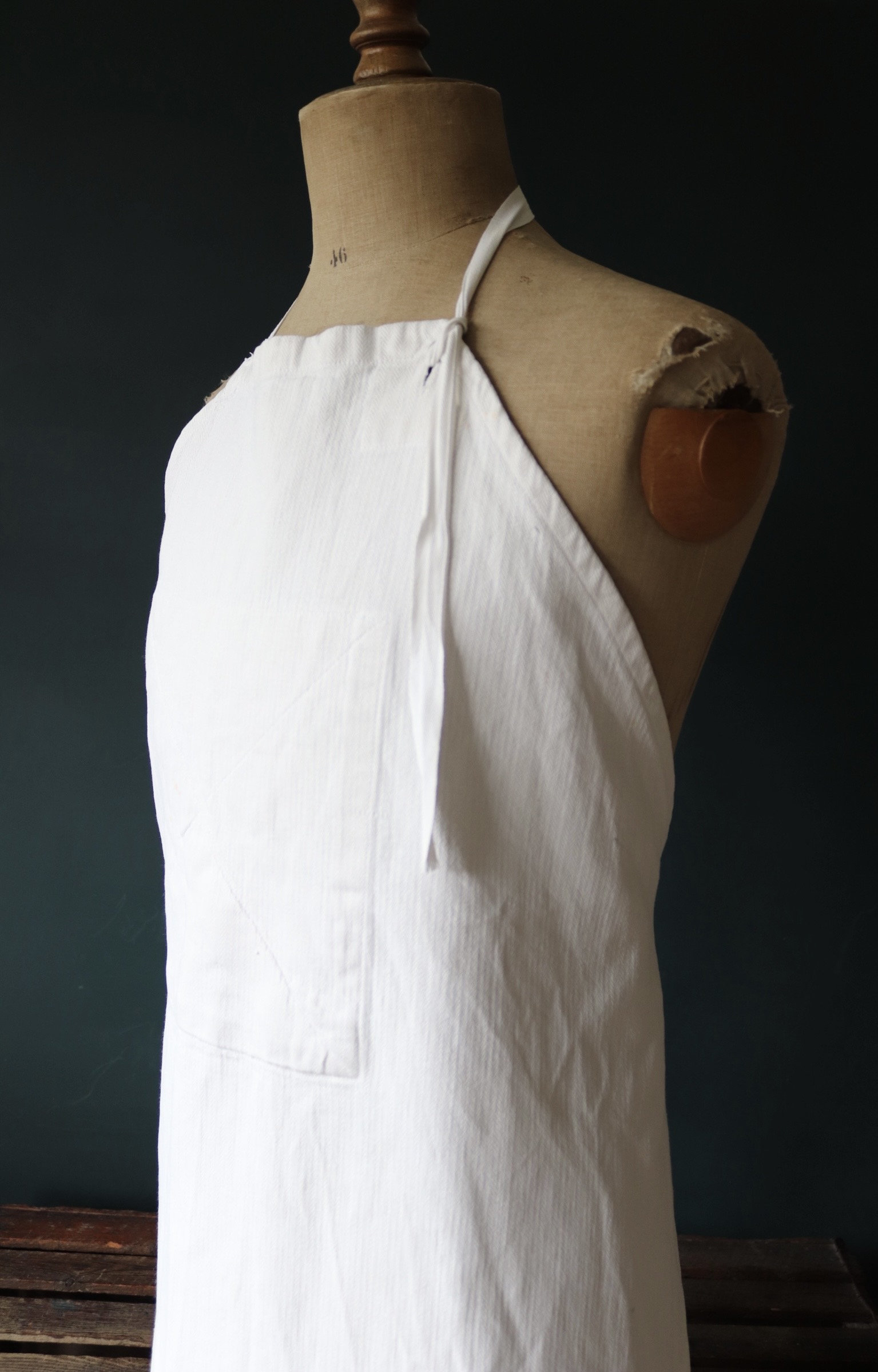 Vintage 1950s 50s French white herringbone linen butchers apron pinny ...