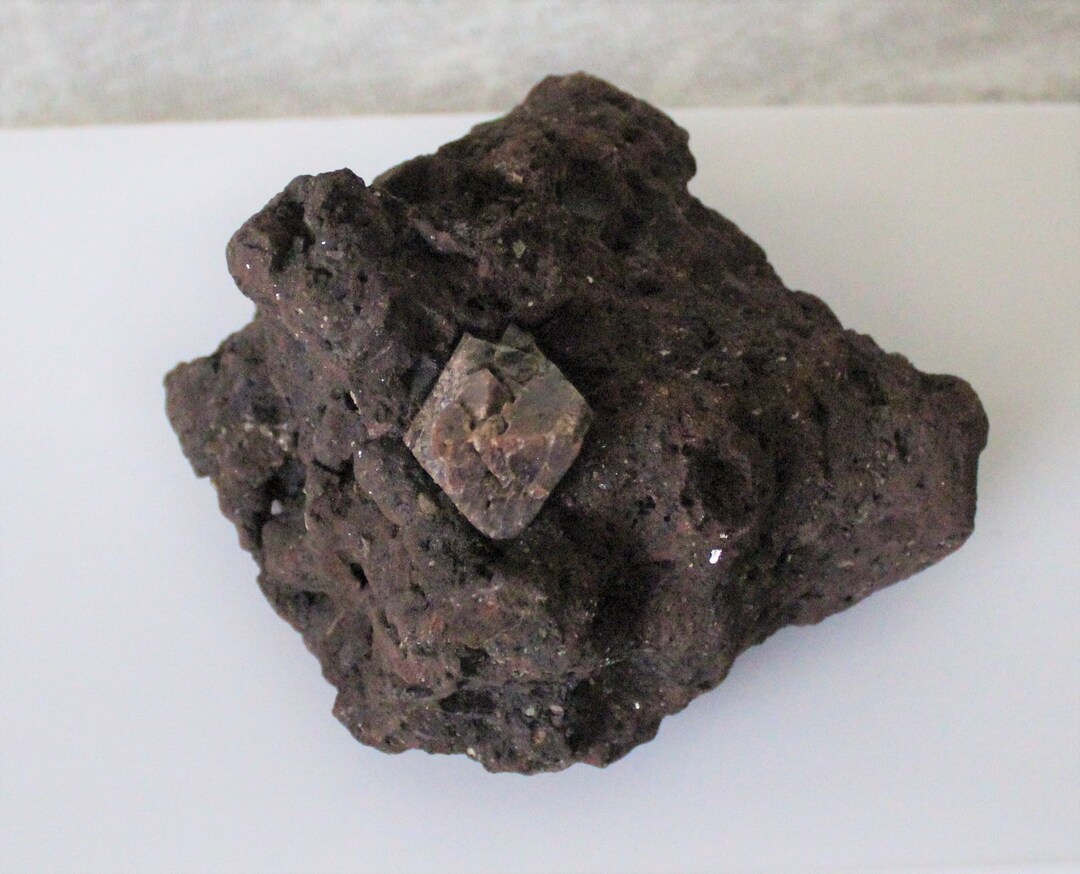 Spinel Octahedral Crystal in Mother Rock 615gms - Etsy