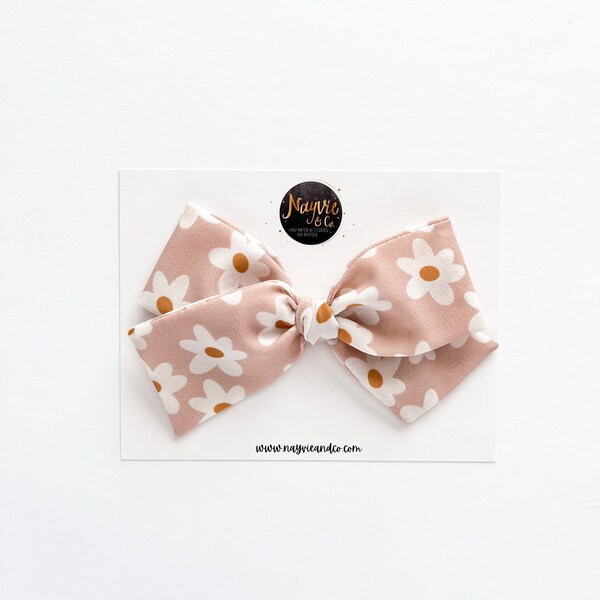 Daisy Hair Bow - Etsy