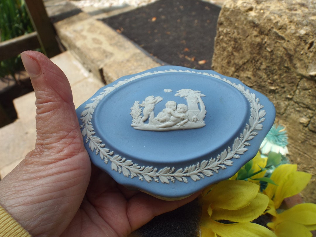 Classic Vintage Wedgewood Jasperware Lidded Boudoir Trinket Box-sweet ...