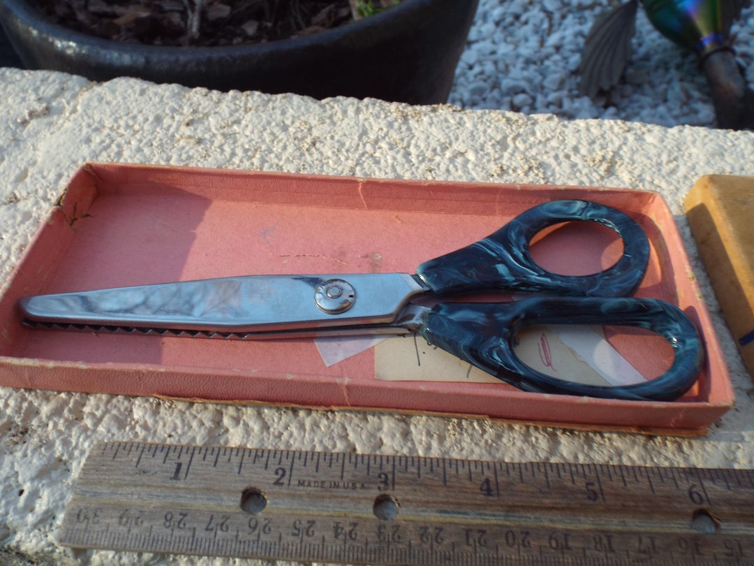 Classic Vintage Griffon Tru-pink Pinking Shears/scissors Original Box ...