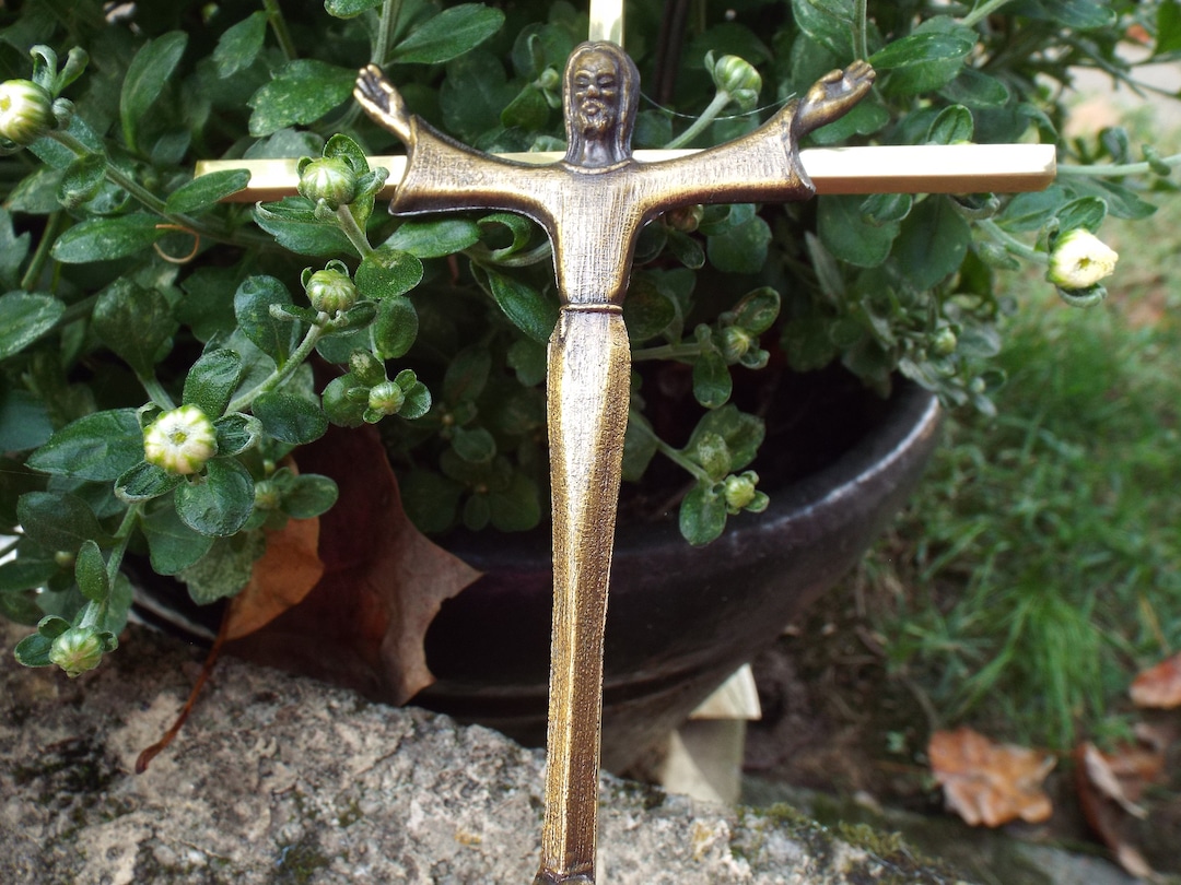 Metal Wall Cross Crucifix With Metal Jesus - Etsy