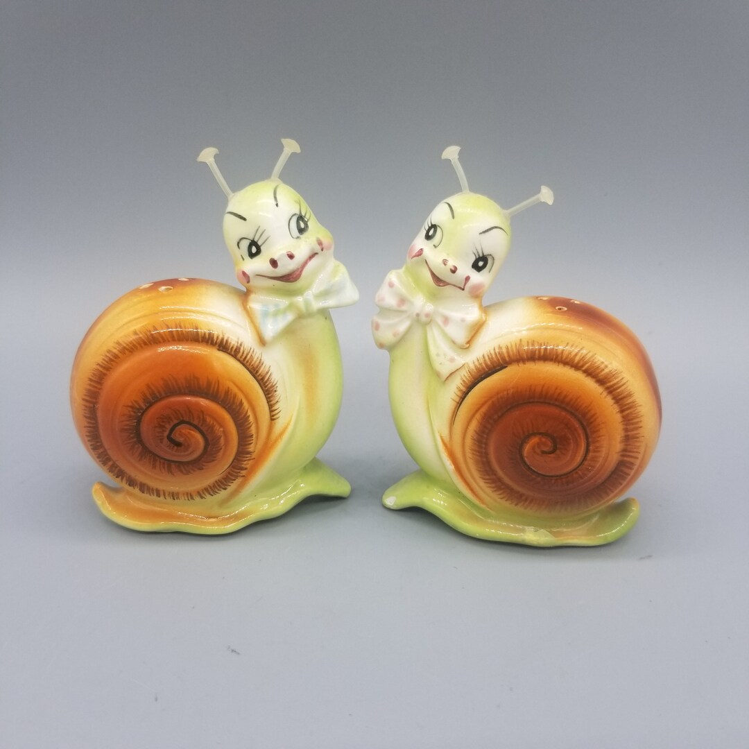 Vintage Enesco Anthropomorphic Snail Salt & Pepper Shakers - Etsy
