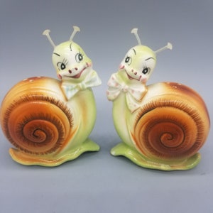 Vintage Enesco Anthropomorphic Snail Salt & Pepper Shakers - Etsy