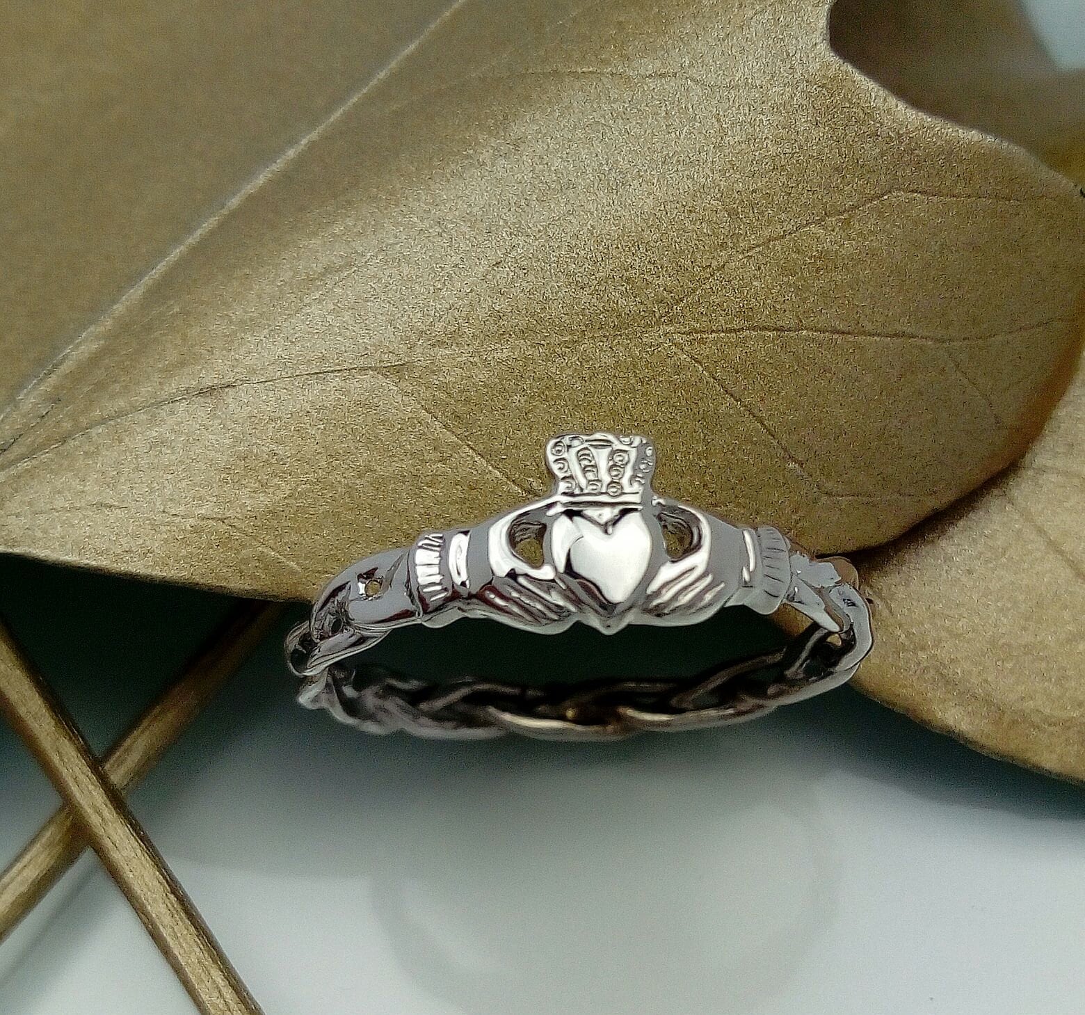 Claddagh ring ladies claddagh ring on celtic rope band. | Etsy